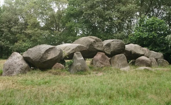 Hunebed D17 en D18, Rolde | Dit is Assen