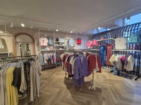 Sake Store Sneek | VVV Friesland Zuidwest