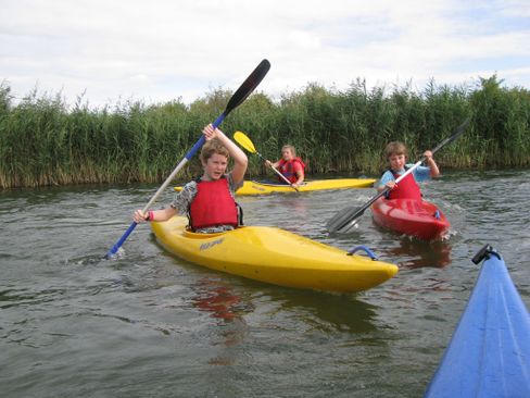 Canoe party with Outdoorpark SEC Almere | Visit Almere