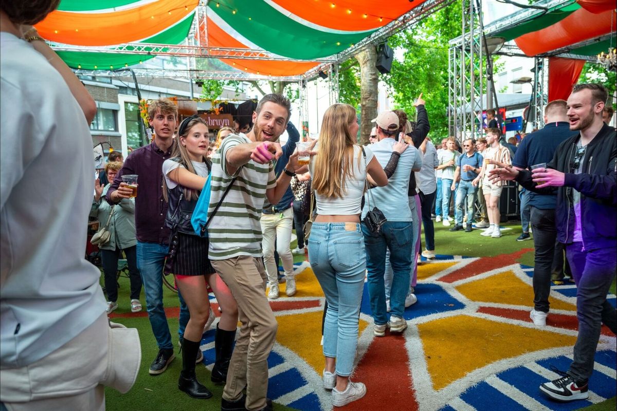 Fotoverslag: vierdaagsefeesten barsten los | Into Nijmegen